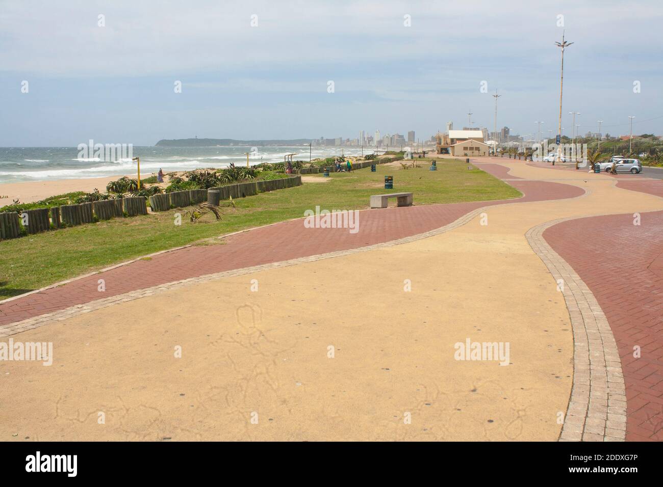 Paved promenade on beachfront of Durban's golden mile Stock Photo - Alamy