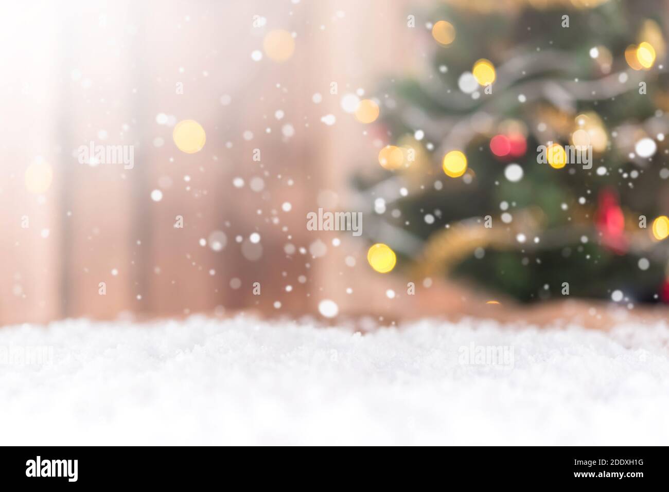 Snow bokeh tree hi-res stock photography and images - Alamy