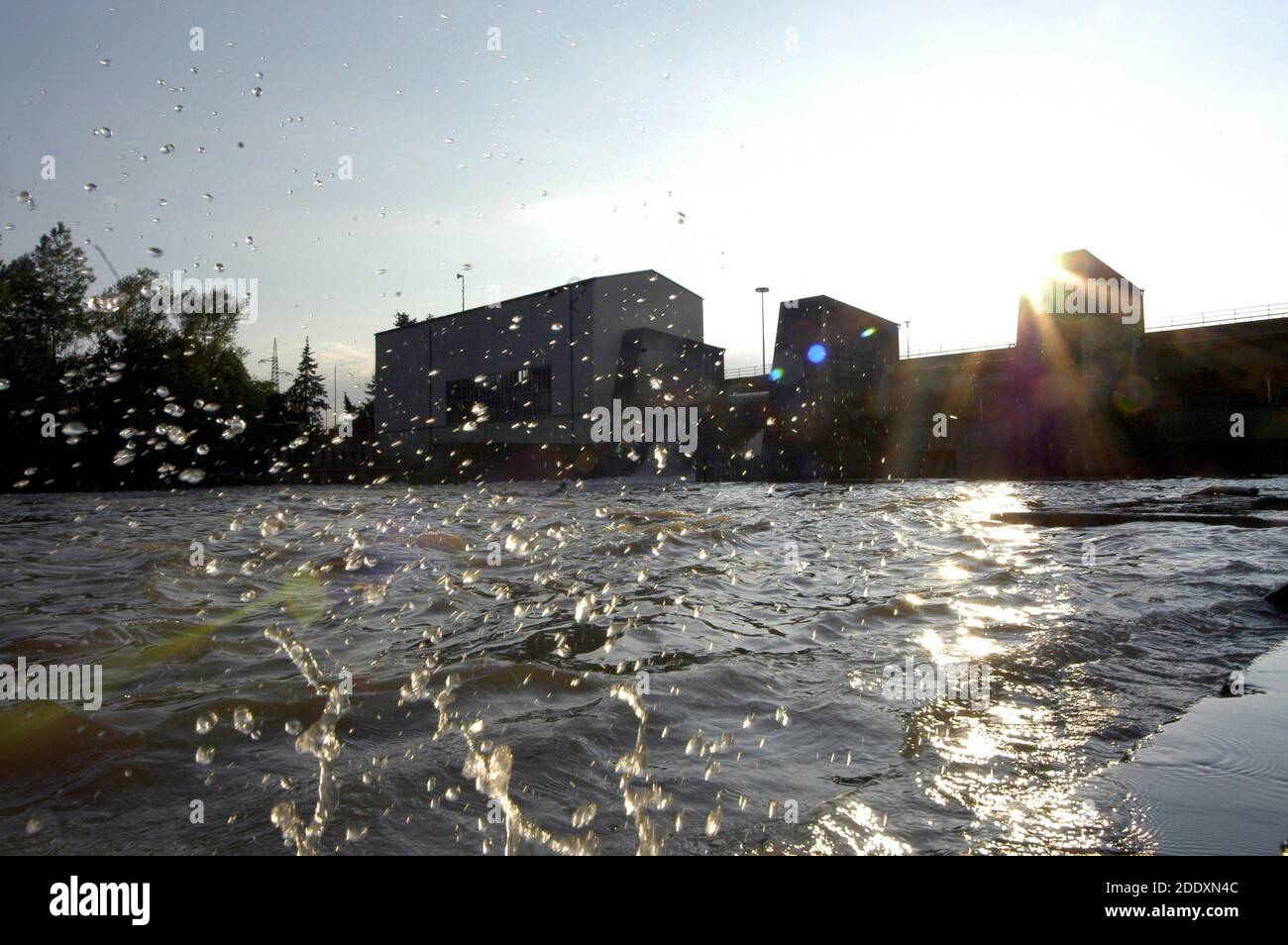 energy production with run of the river hydroelectric power station ...