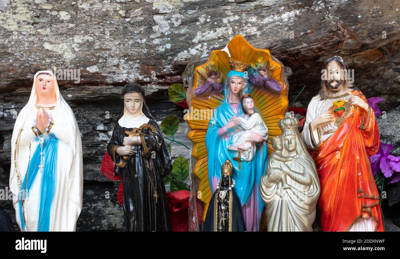 Religious stone statues hi-res stock photography and images - Alamy