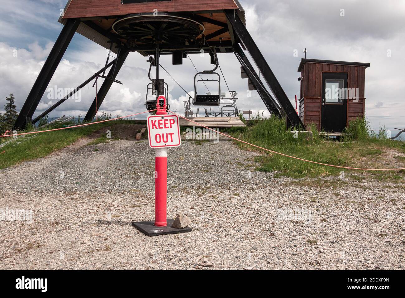 Double chairlift hi-res stock photography and images - Alamy