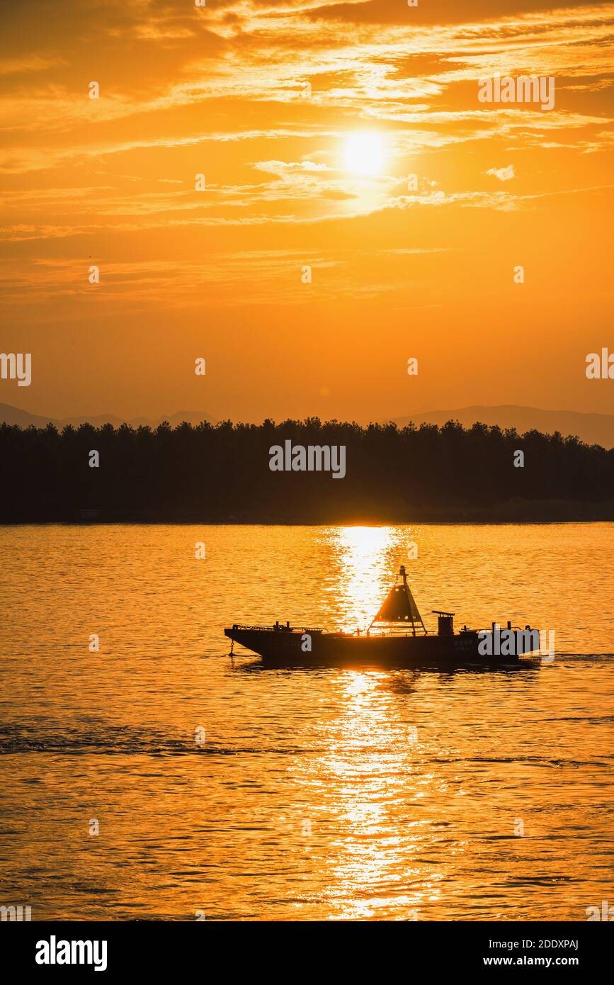 The Yangtze river sunset scenery Stock Photo - Alamy