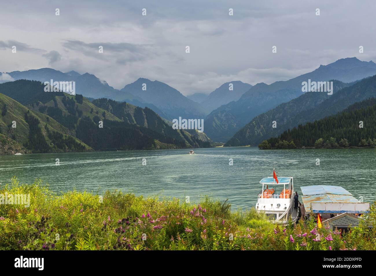 Tianshan xinjiang hi-res stock photography and images - Alamy
