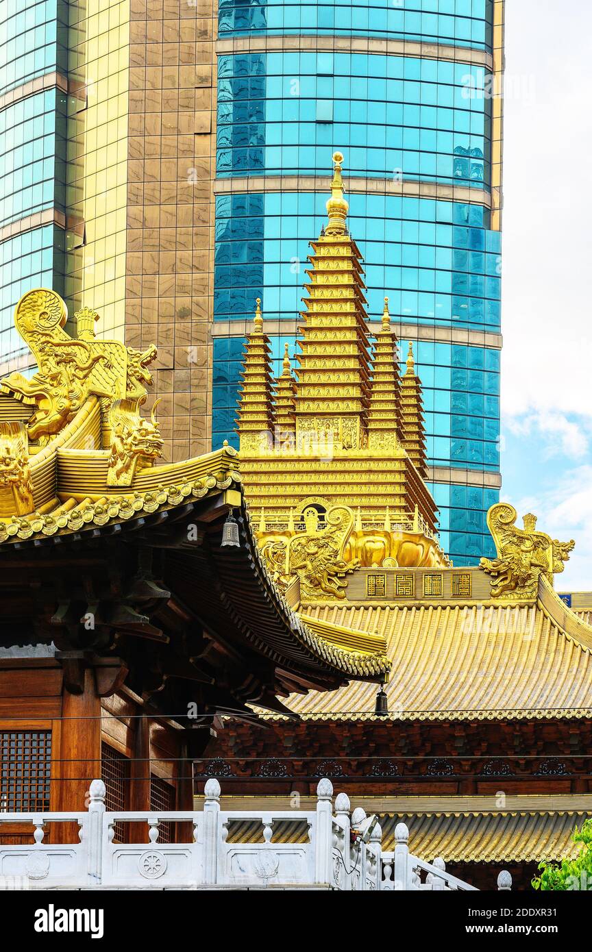 Shanghai jing an temple Stock Photo - Alamy