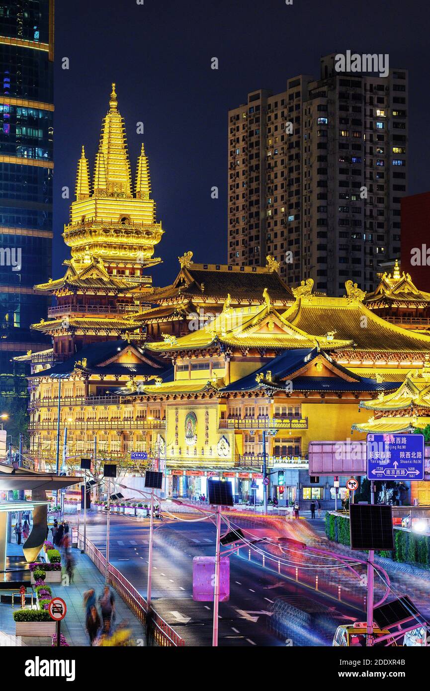 Shanghai jing an temple Stock Photo - Alamy