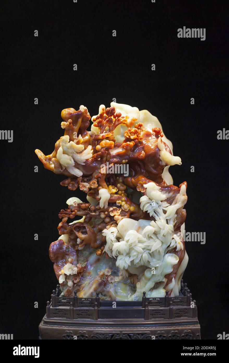 Jade carvings hi-res stock photography and images - Alamy