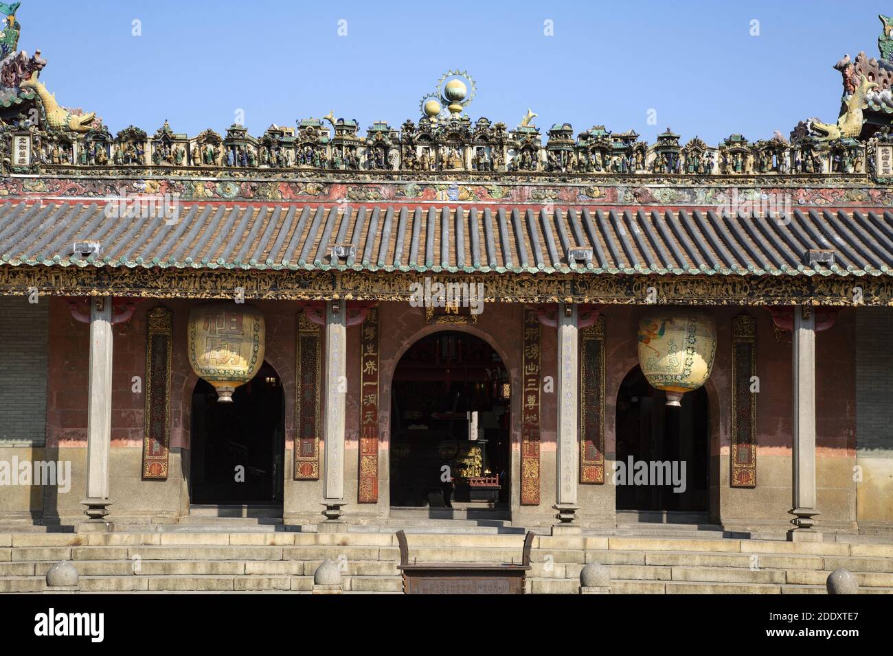 Foshan temple hi-res stock photography and images - Alamy