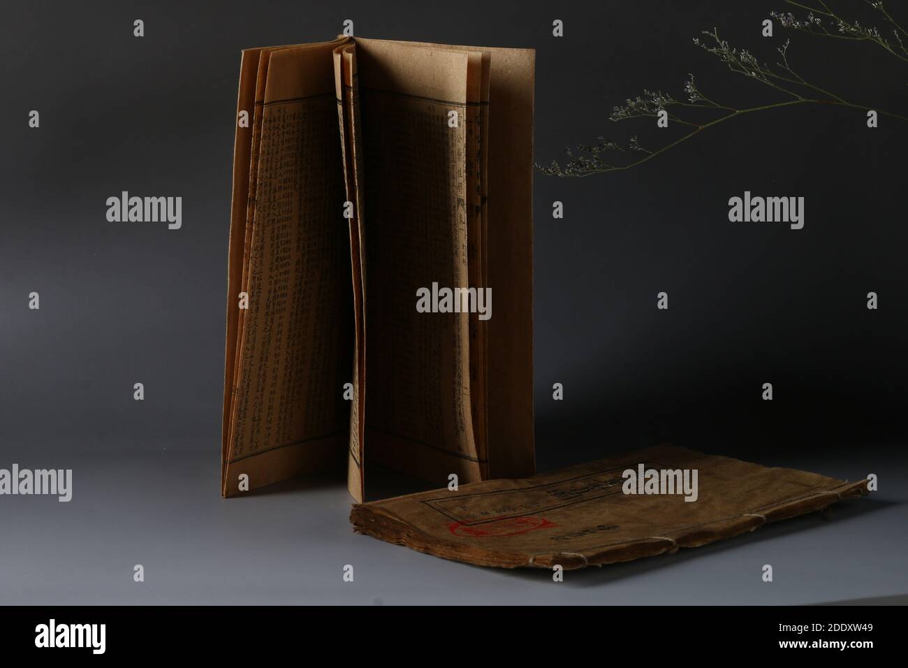 Antique chinese paper calligraphy hi-res stock photography and images ...