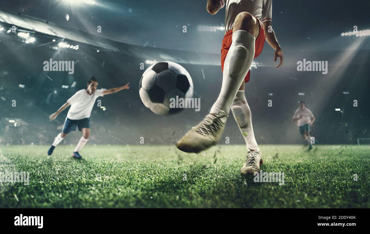 Soccer players action lights hi-res stock photography and images - Alamy
