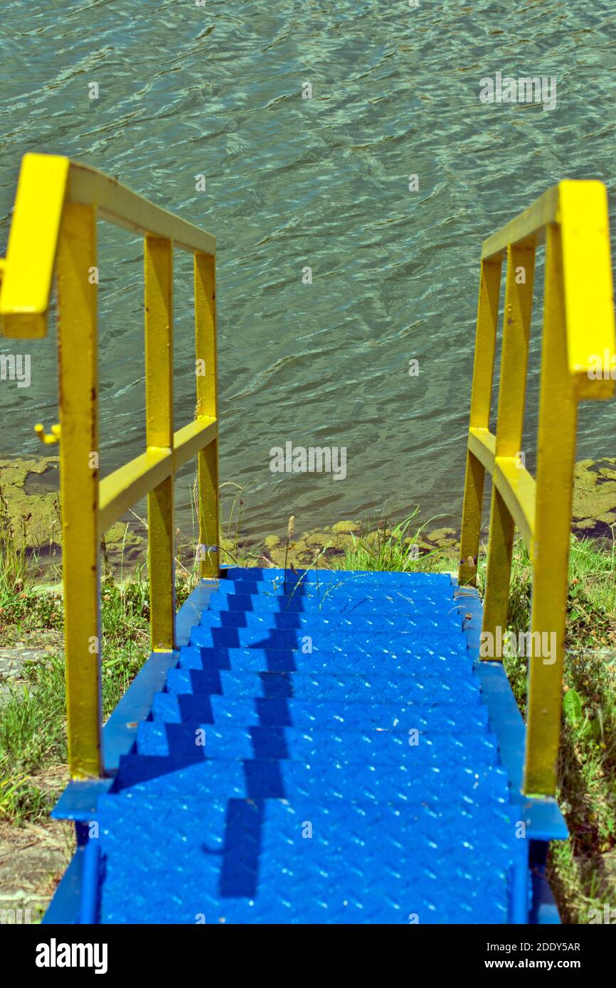 Metal staircase railing hi-res stock photography and images - Alamy