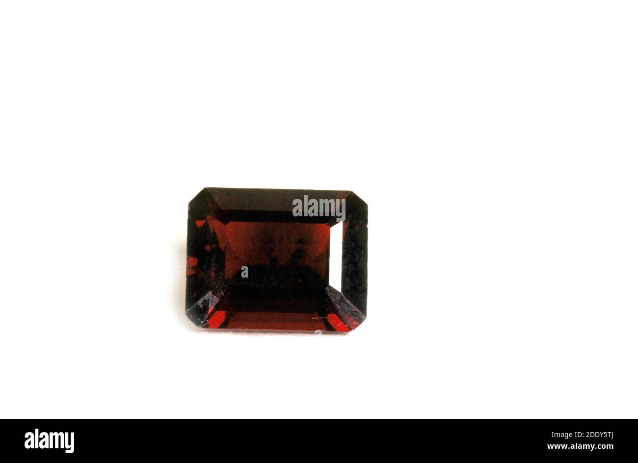 Garnet stone hi-res stock photography and images - Alamy