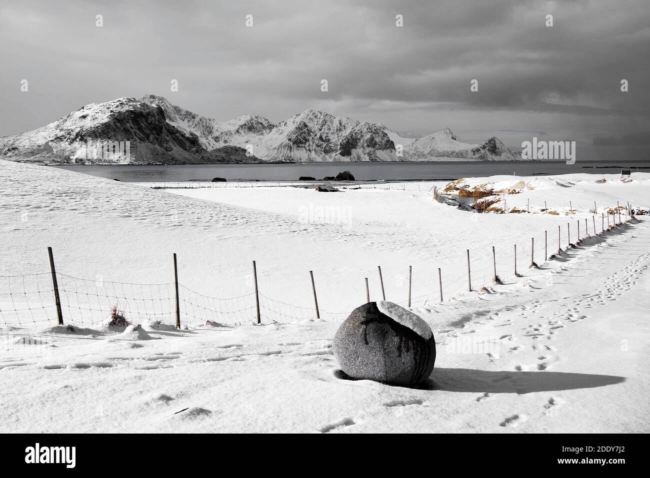 Winter landscape of Flakstad beach in Lofoten Archipelago, Norway ...
