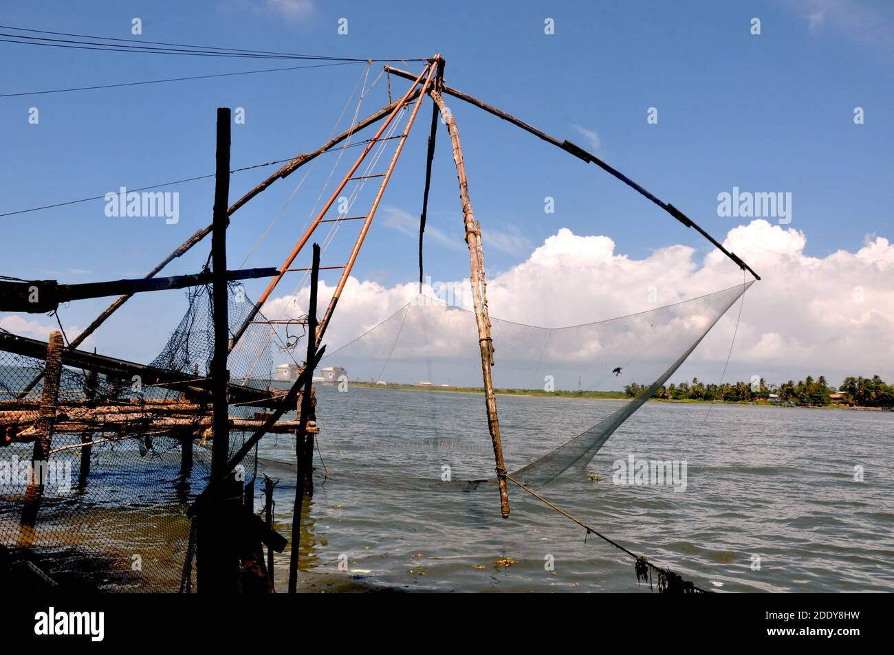 A traditional Chinese fishing net Stock Photo - Alamy