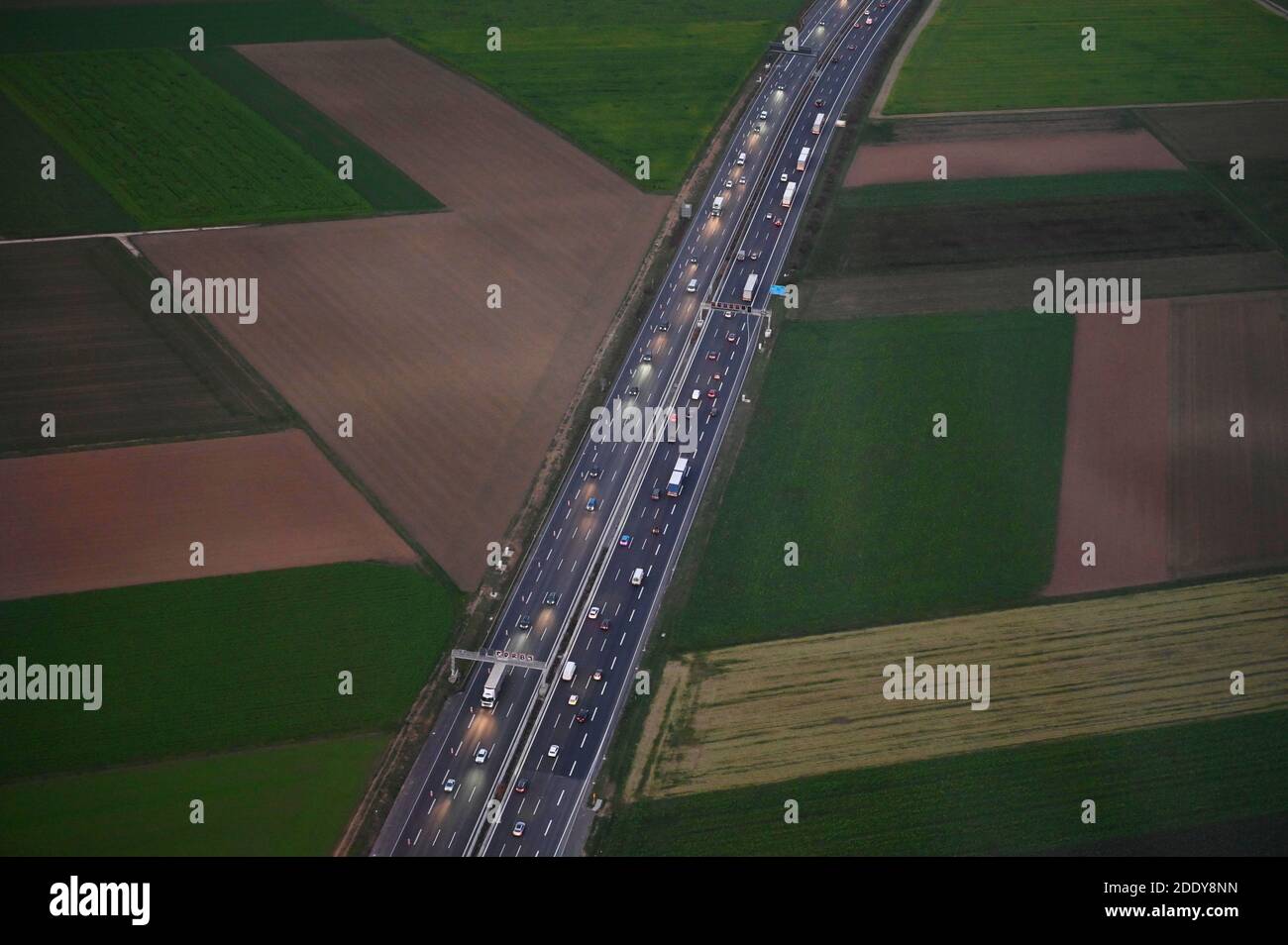 19 November 2020, Baden-Wuerttemberg, NA: Cars drive on the A81. Photo ...