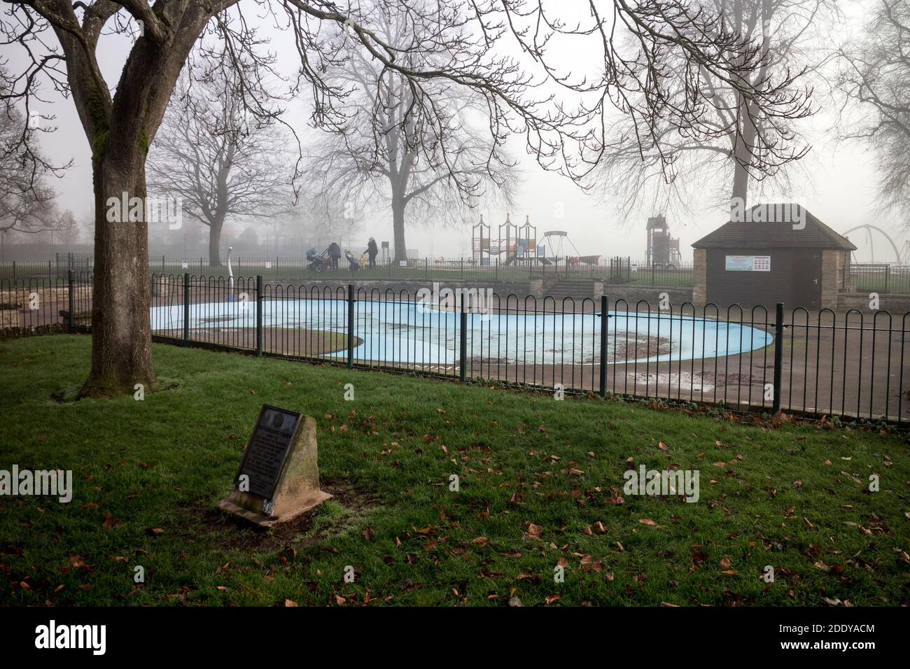 St. Nicholas Park on a foggy November day, Warwick, Warwickshire ...