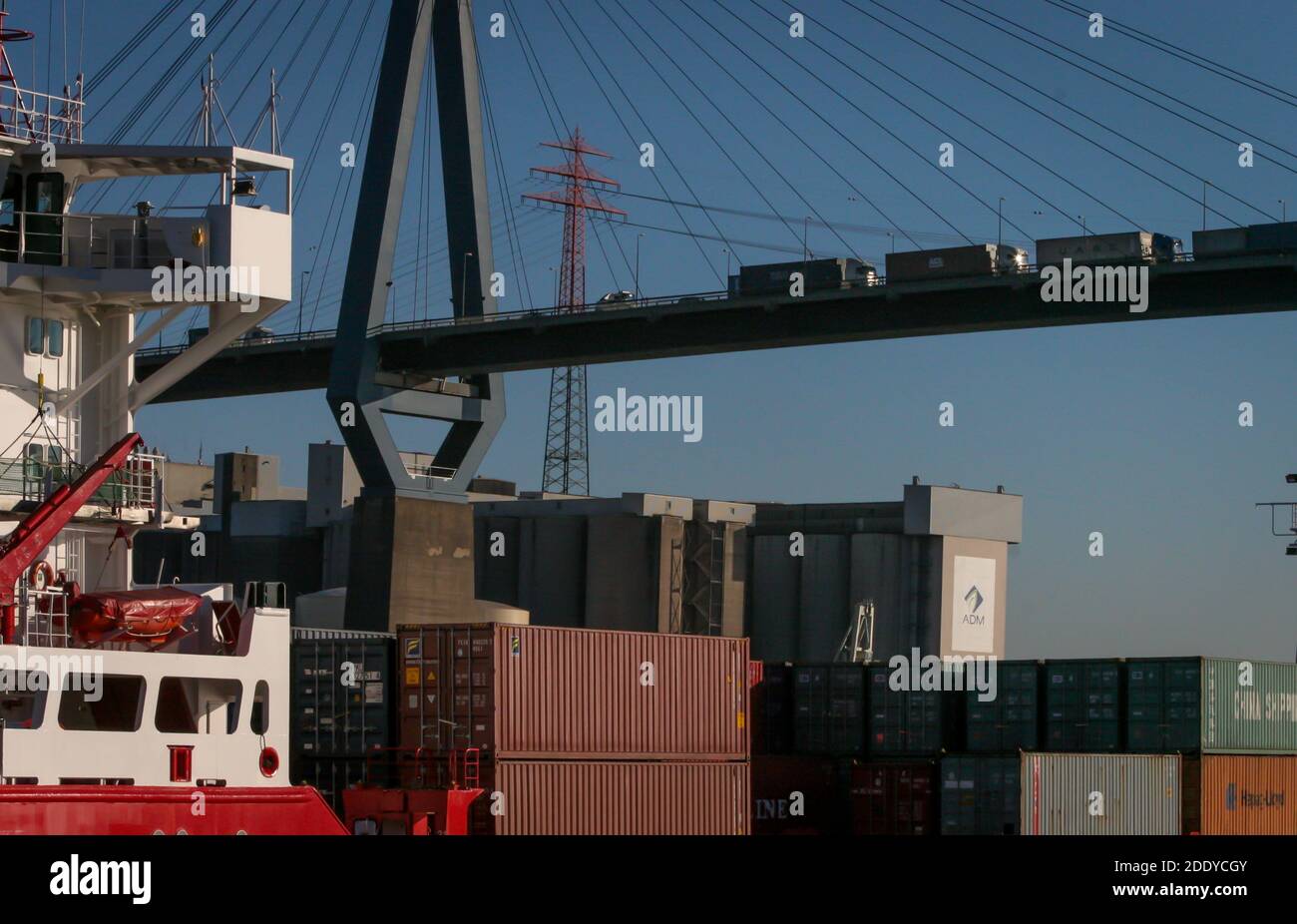 Bridge of thirty three hi-res stock photography and images - Alamy