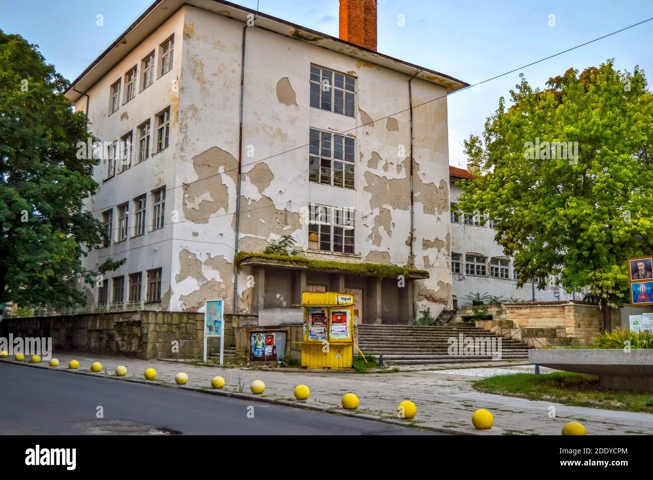 Communist style buildings socialist architecture communist architecture ...