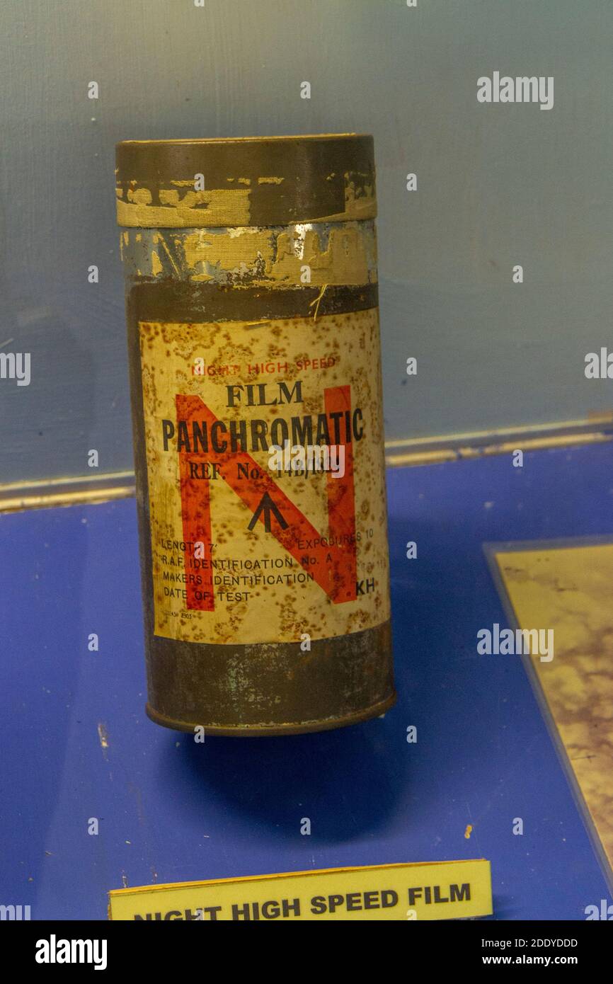 Night high speed film hi-res stock photography and images - Alamy