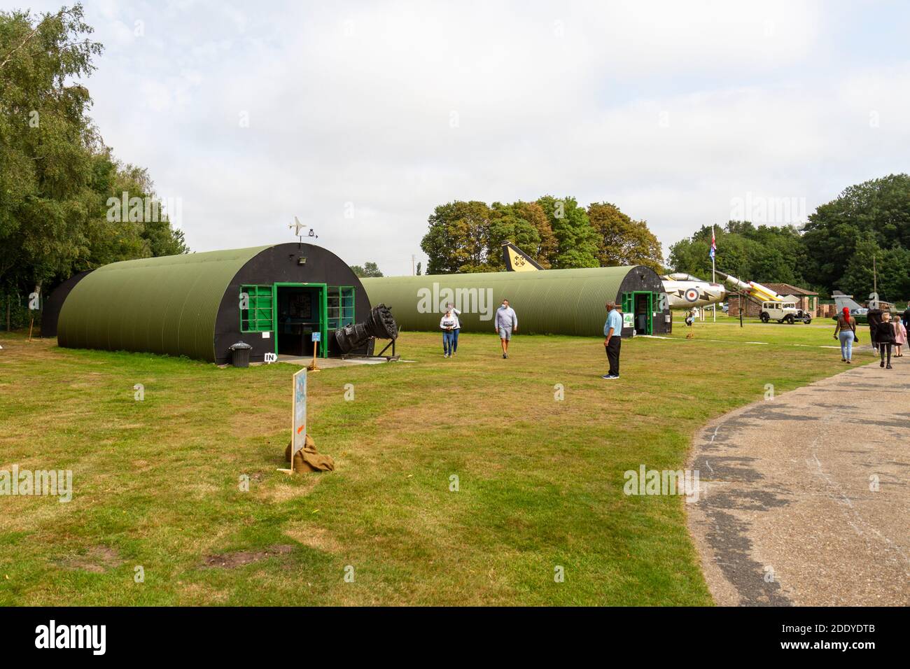Raf barracks hi-res stock photography and images - Alamy