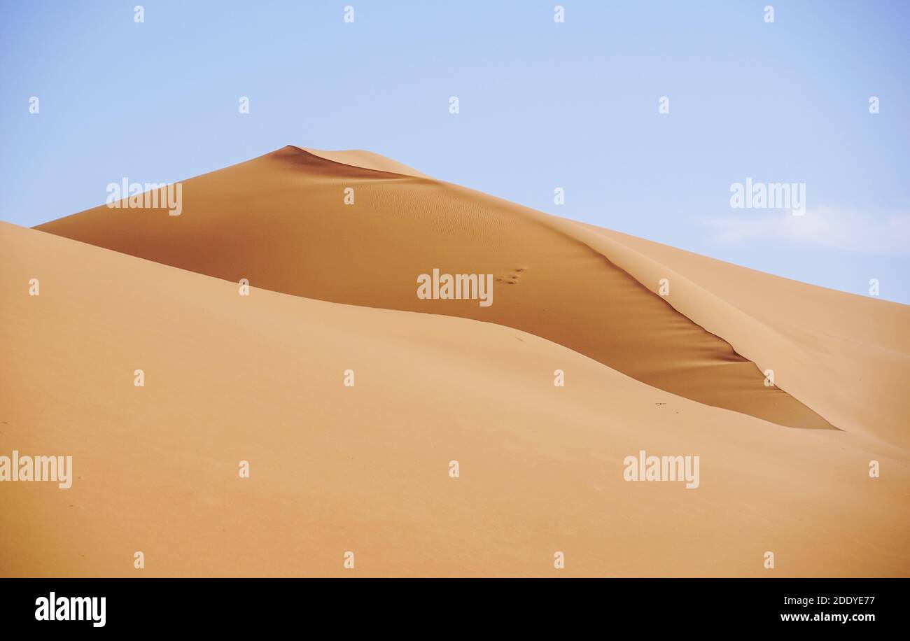 The line of sand dunes Stock Photo - Alamy