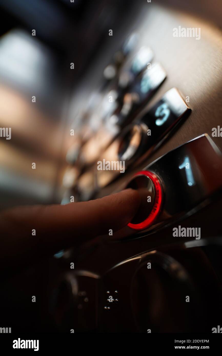 1st floor lift hi-res stock photography and images - Alamy