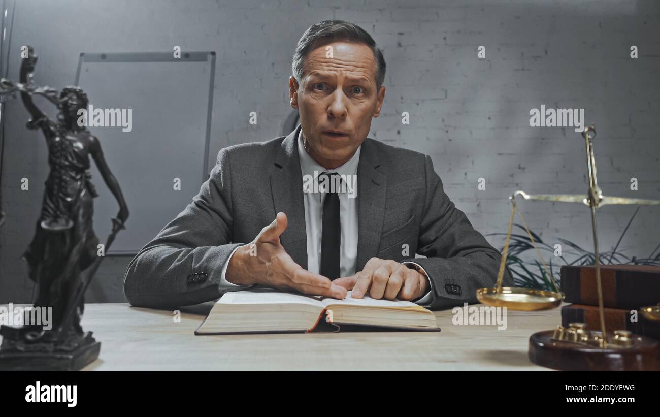 Man gesture scales hi-res stock photography and images - Alamy