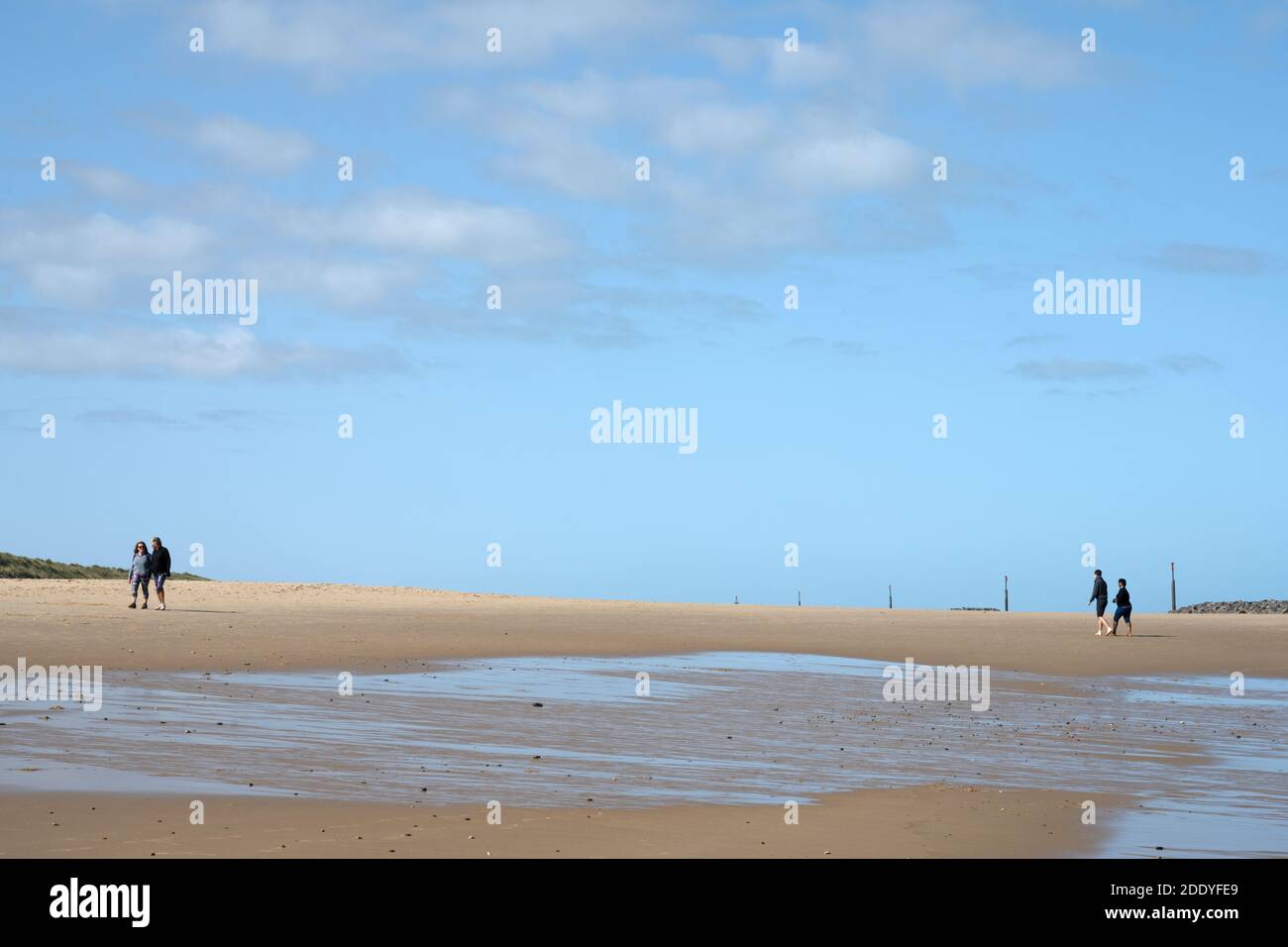Low tide sea palling hi-res stock photography and images - Alamy