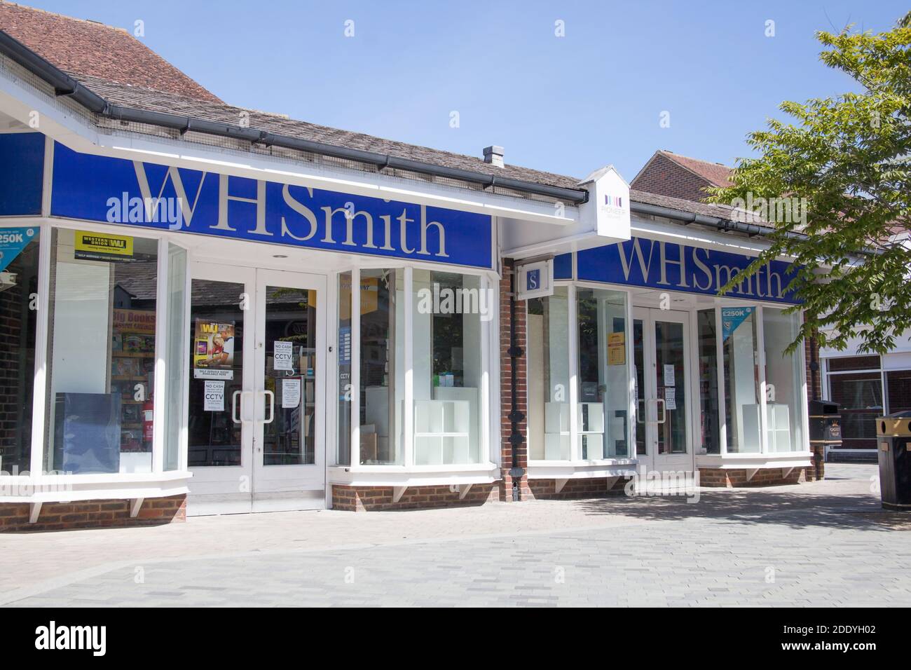 Wh Smith Stationery High Resolution Stock Photography and Images - Alamy
