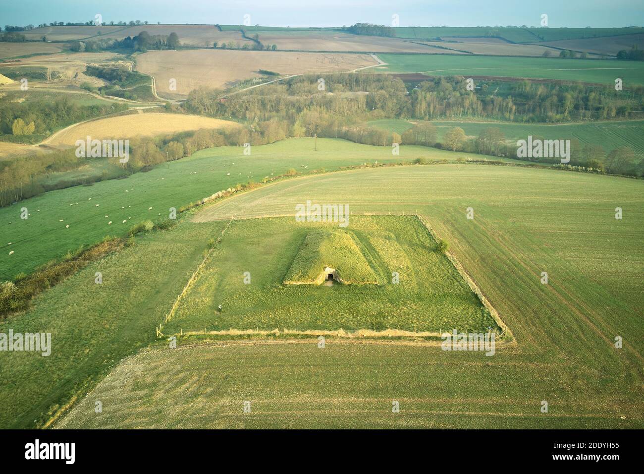 Accessible long barrow hi-res stock photography and images - Alamy