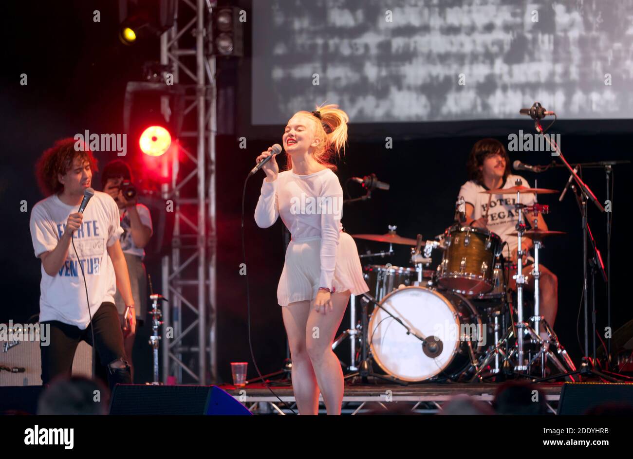 The Parrots, with a female guest singer, giving a lively performance on ...