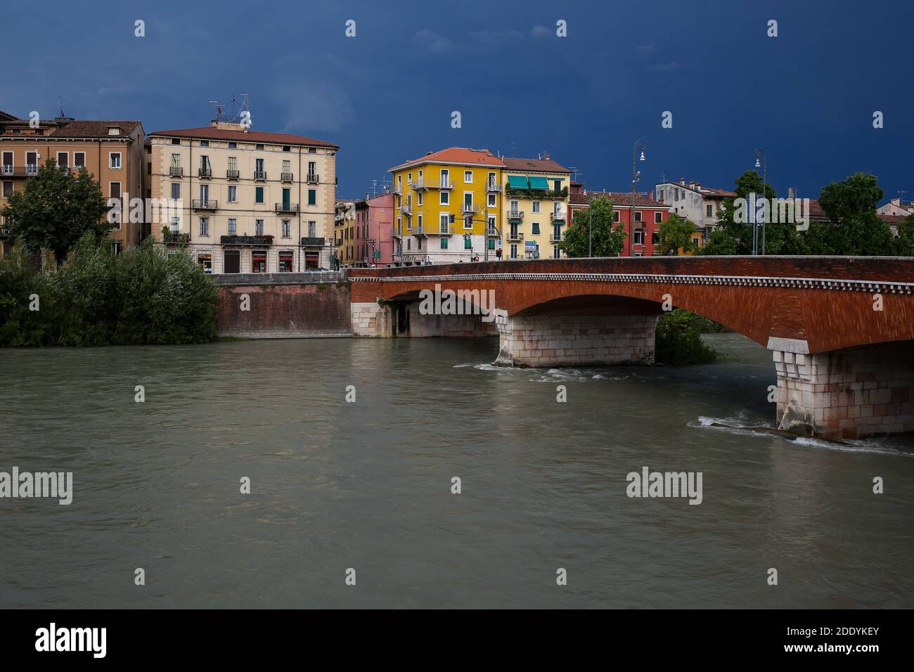 Ponte arche italia hi-res stock photography and images - Alamy