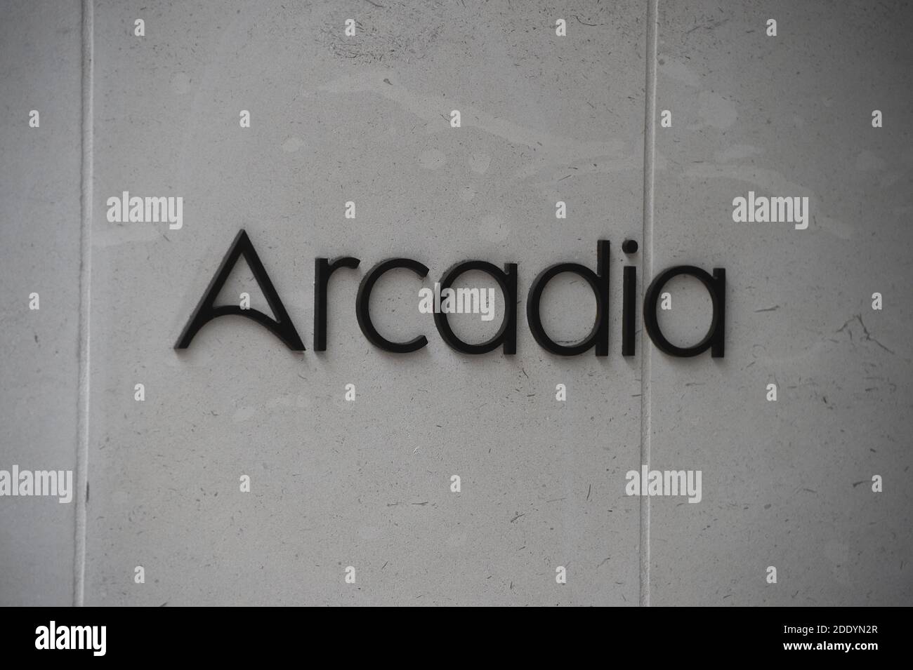 Retail empire hi-res stock photography and images - Alamy