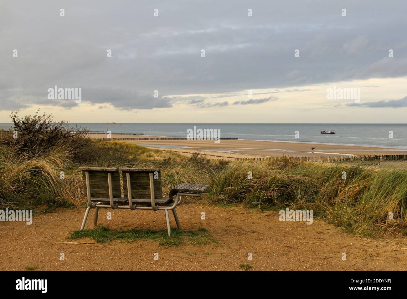 Sand bench view area hi-res stock photography and images - Alamy