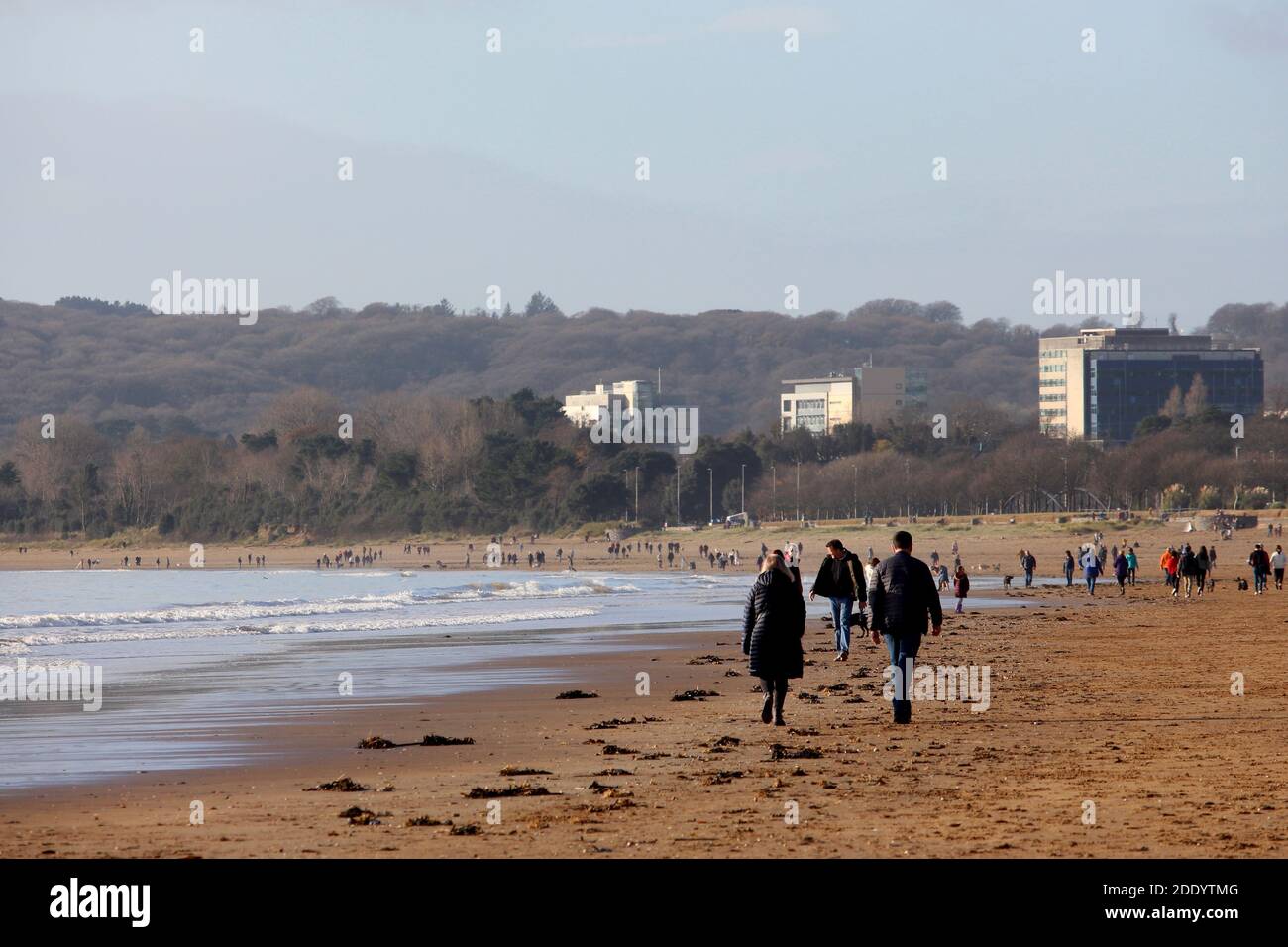 Family cold beach hi-res stock photography and images - Alamy