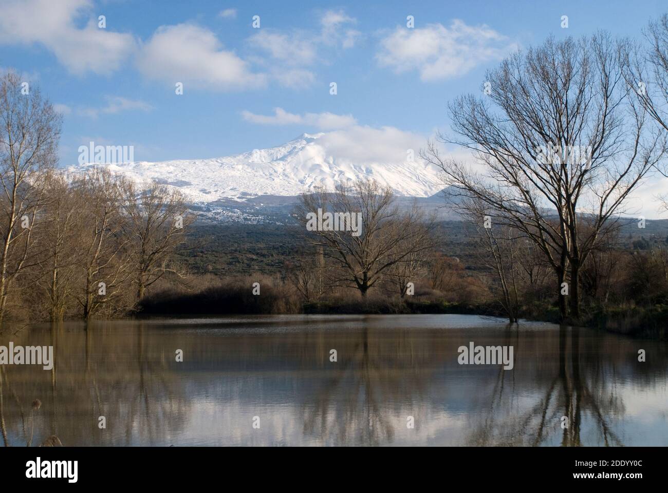 Etna view from lake Gurrida, Sicily Stock Photo - Alamy