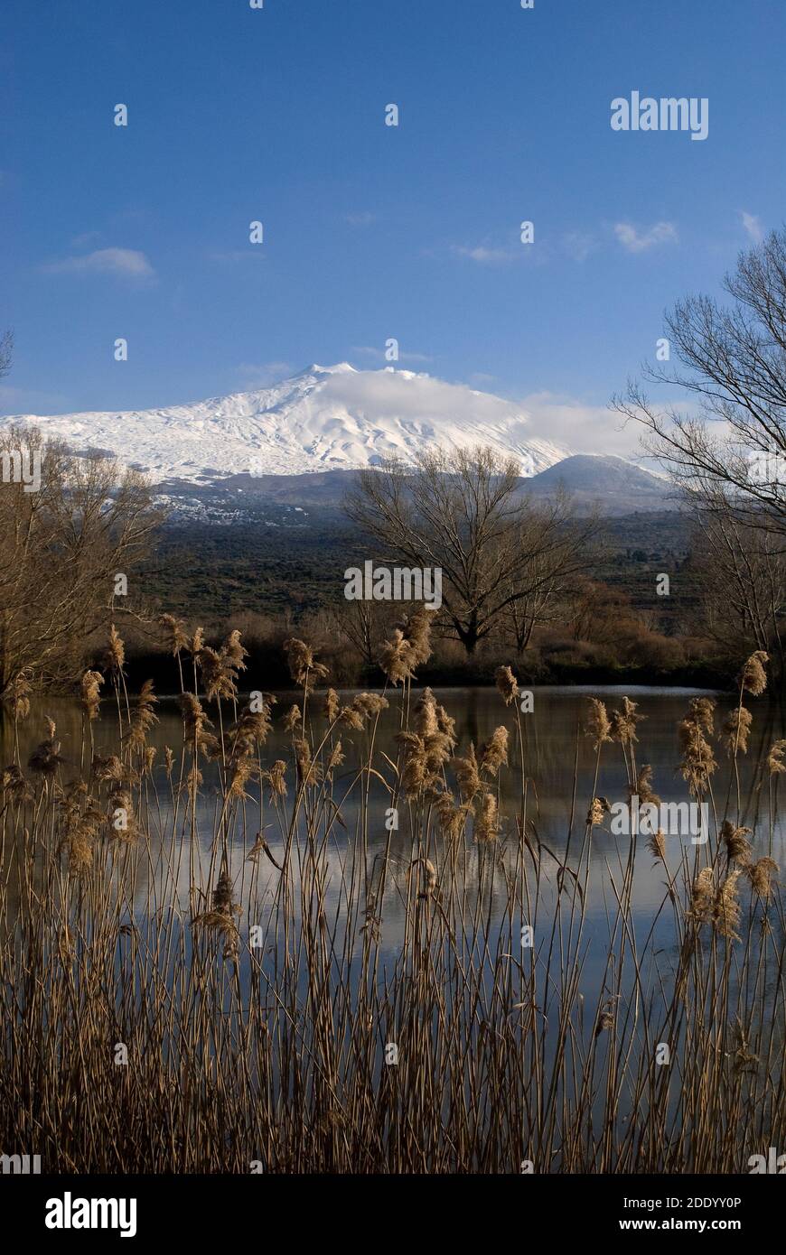 Etna view from lake Gurrida, Sicily Stock Photo - Alamy