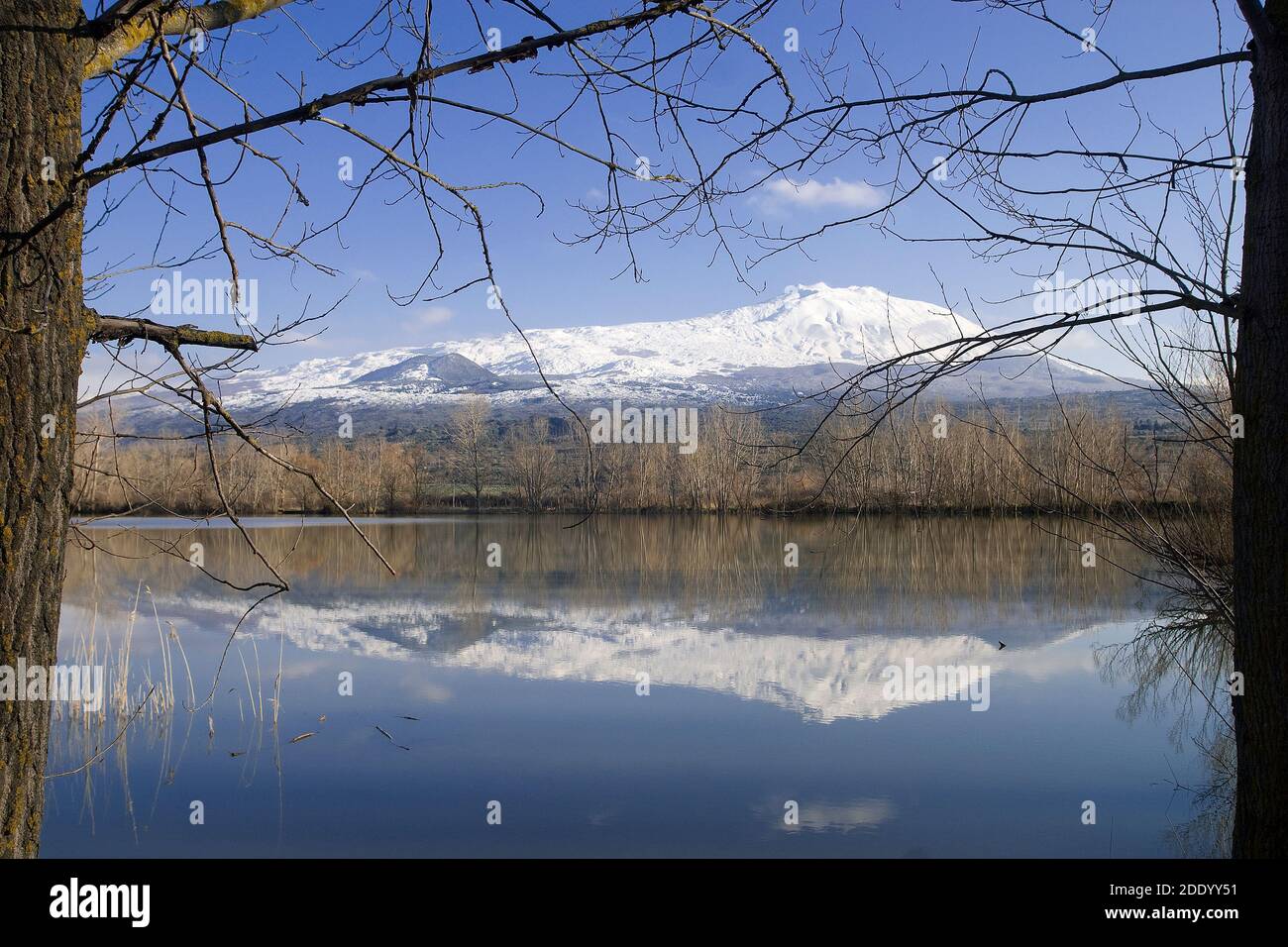 Etna view from lake Gurrida, Sicily Stock Photo - Alamy