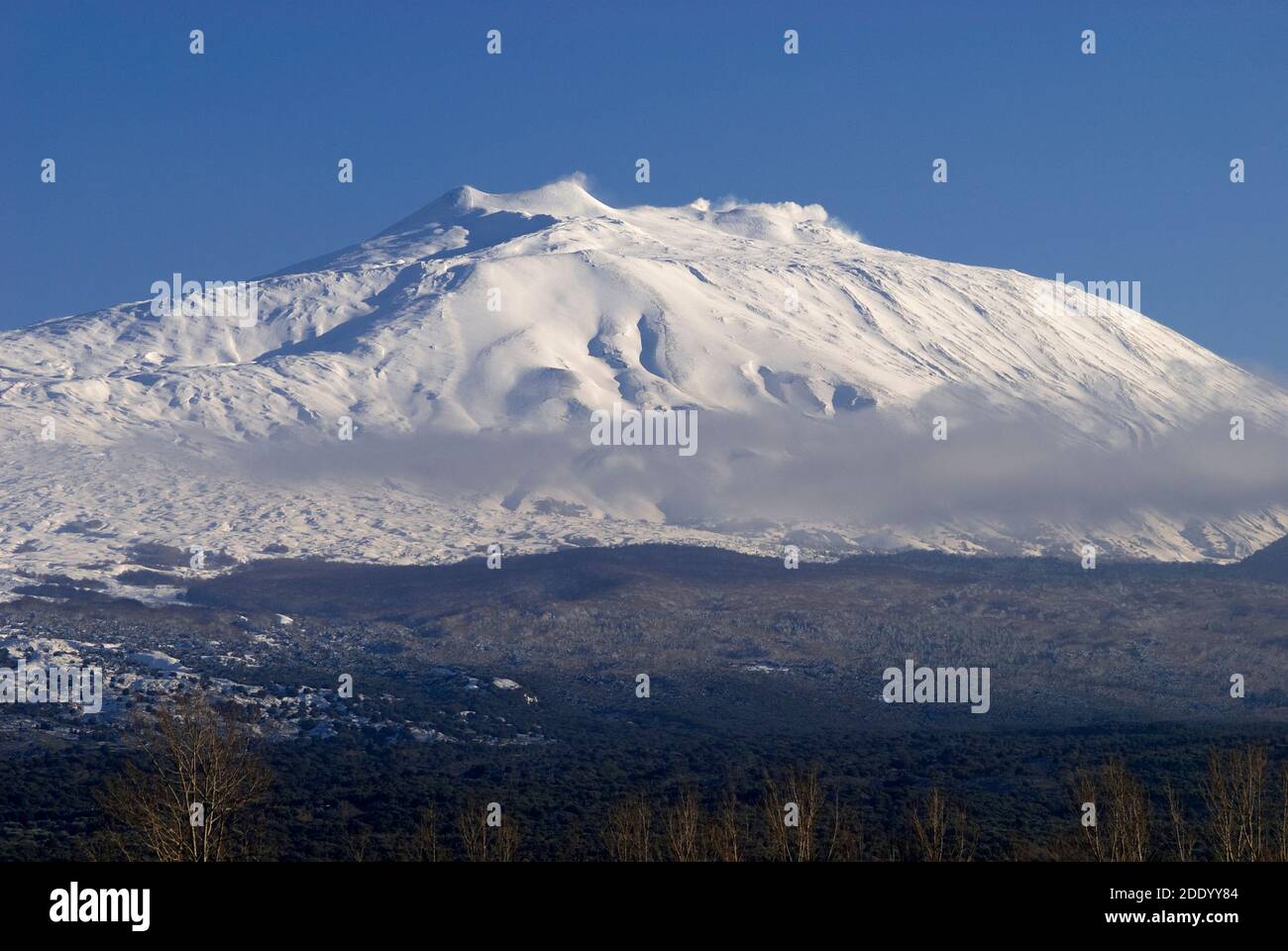 Etna view from lake Gurrida, Sicily Stock Photo - Alamy
