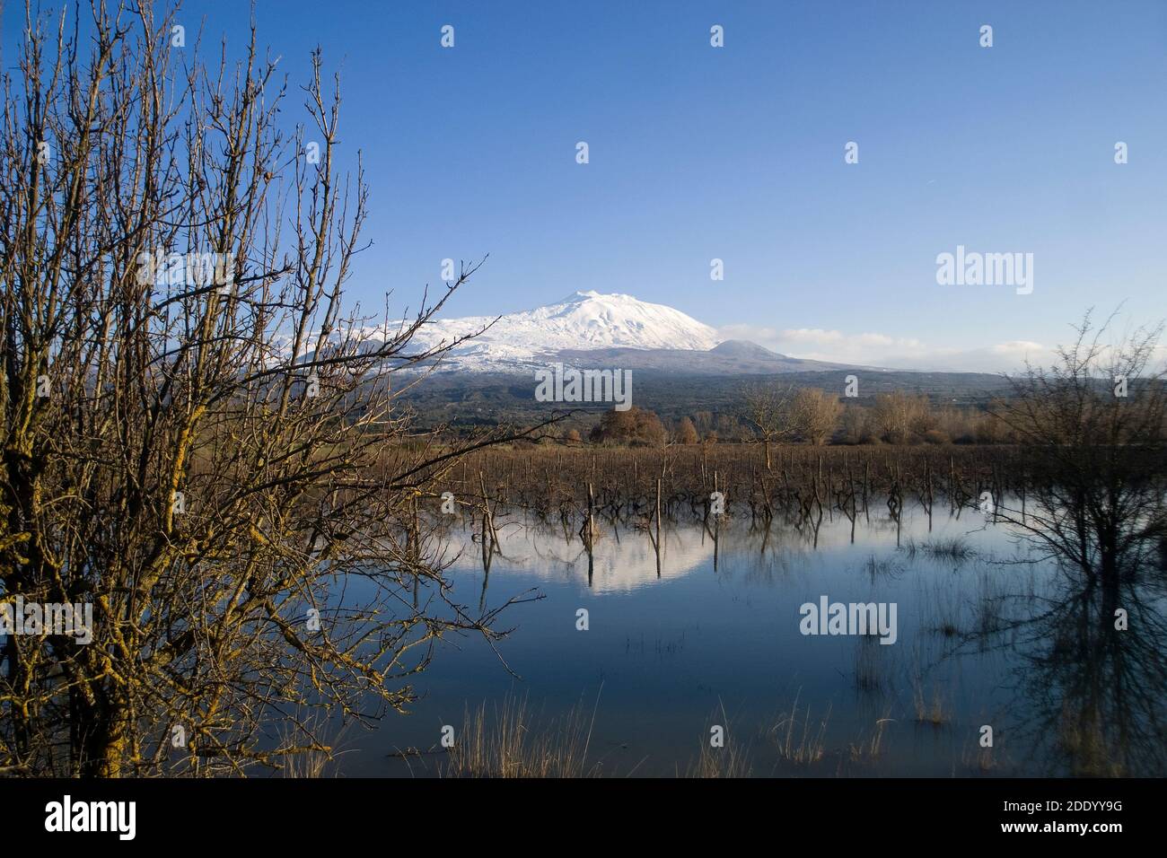 Etna view from lake Gurrida, Sicily Stock Photo - Alamy