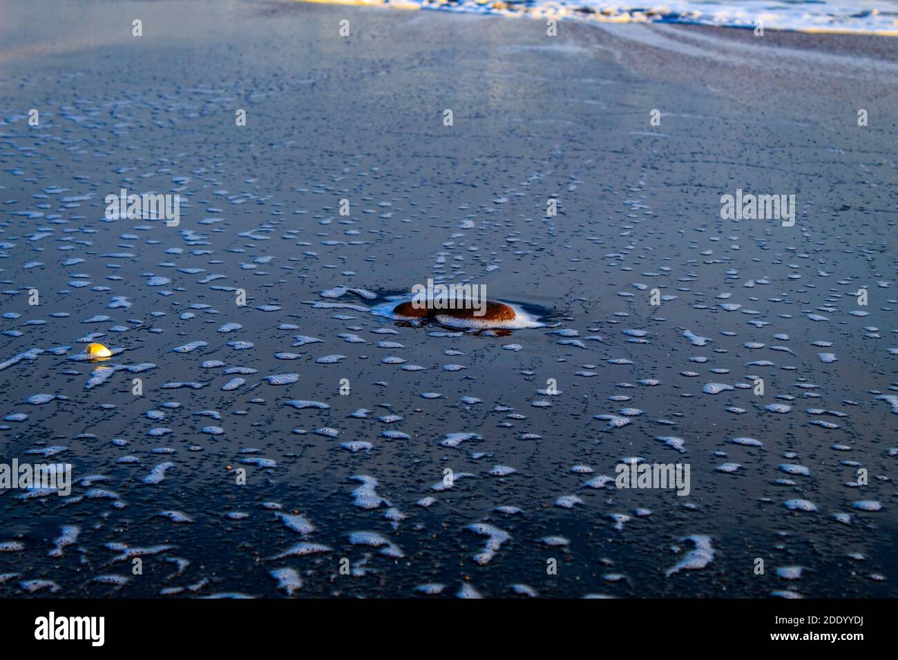 Washing rocks hi-res stock photography and images - Alamy