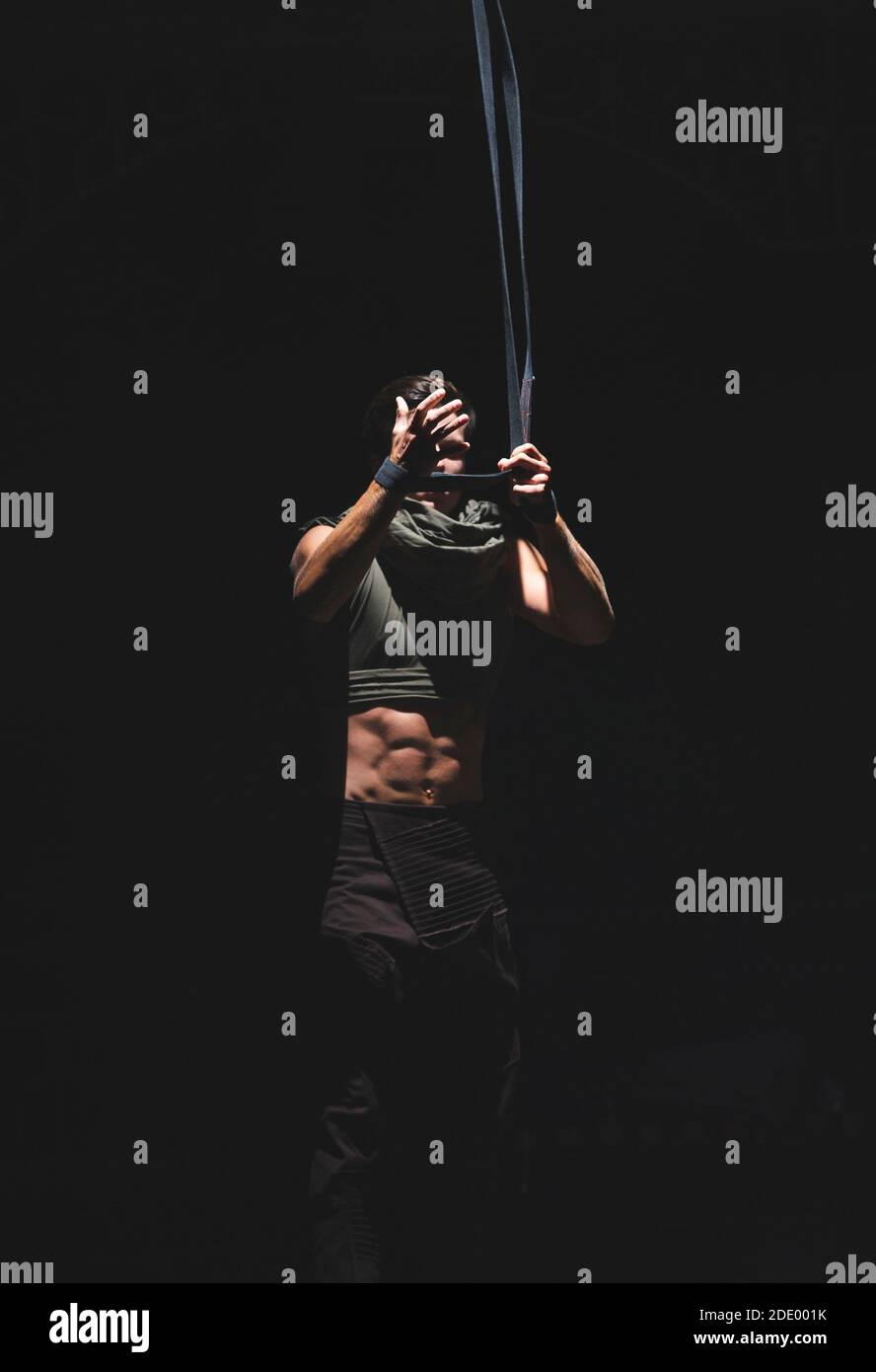 Muscular model hi-res stock photography and images - Alamy