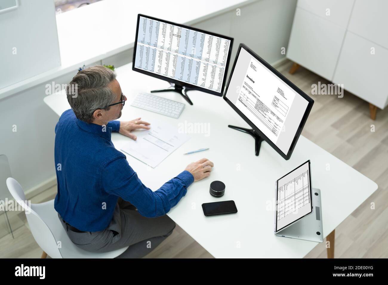 Digital Invoice Bill On Computer. Accountant Tech Stock Photo - Alamy