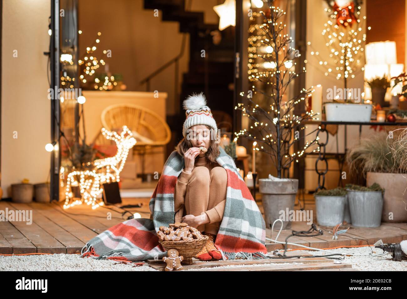Home sweet home alone 2021 hi-res stock photography and images - Alamy