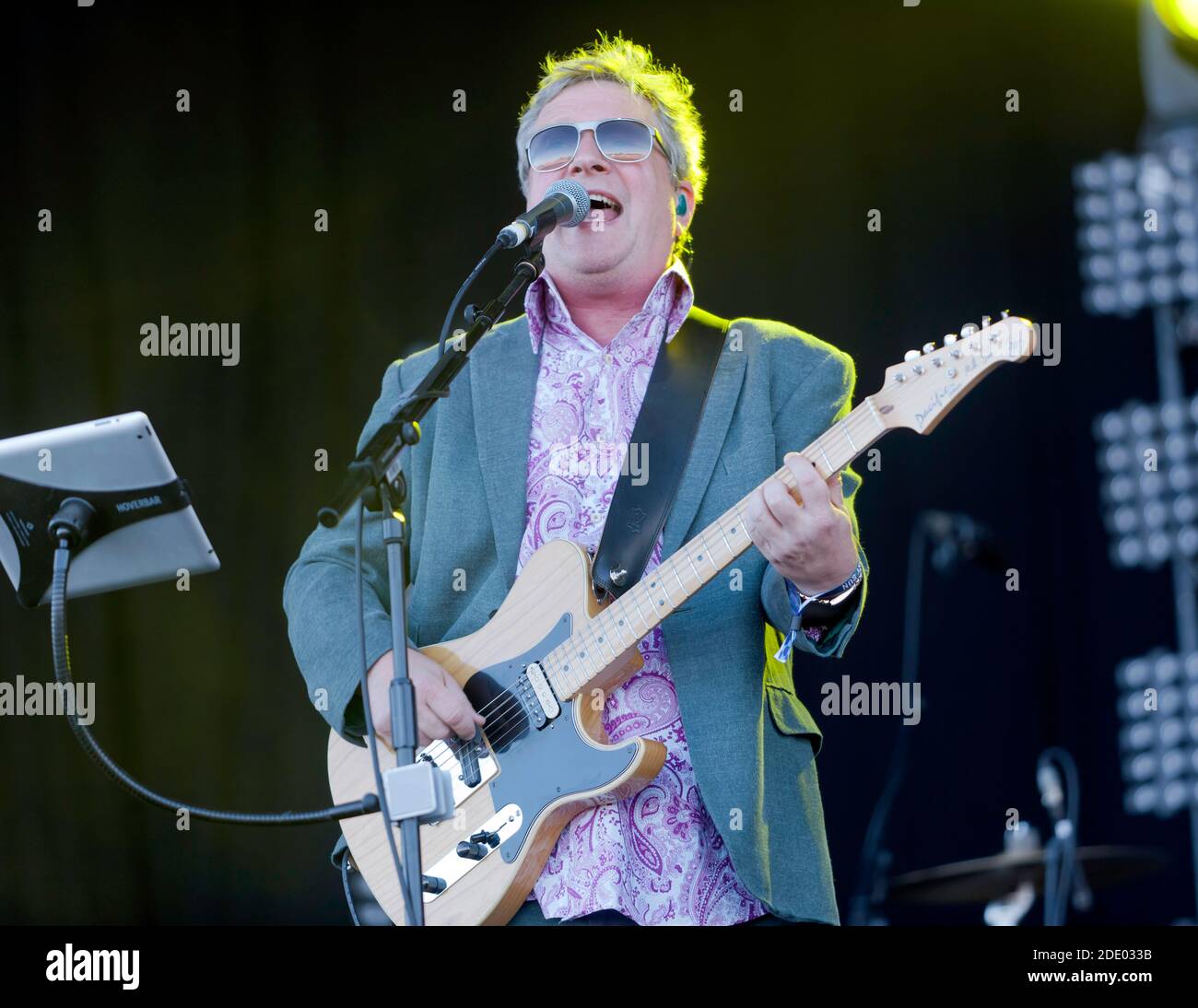 The tickle band hi-res stock photography and images - Alamy