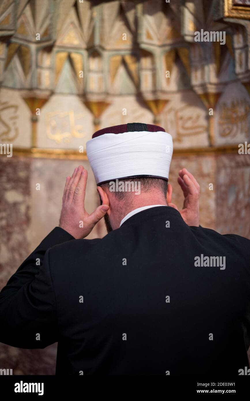 Allah in kuran hi-res stock photography and images - Alamy