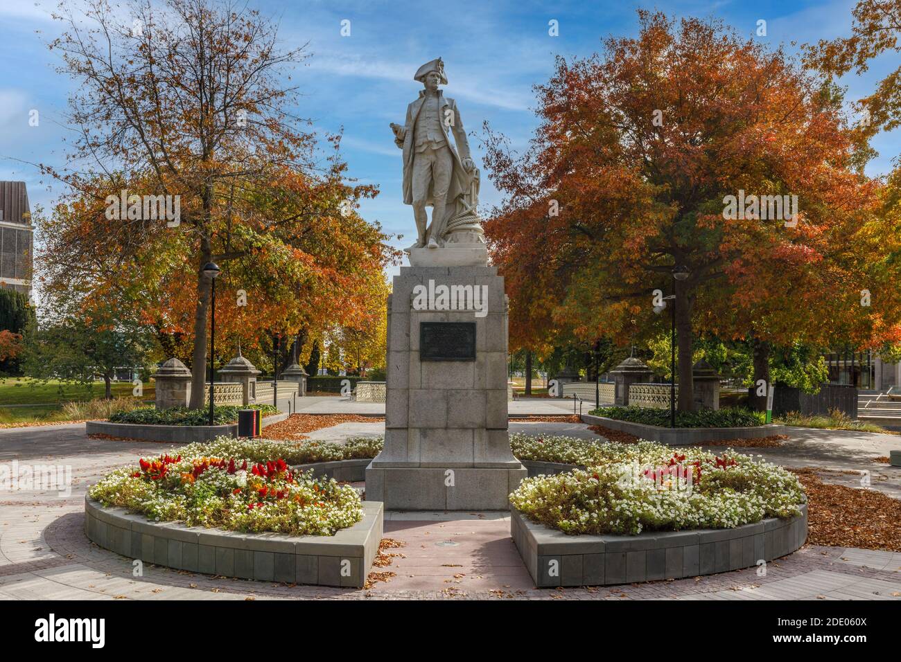 The 1932 Cook Statue in Victoria Square, Christchurch, New Zealand ...