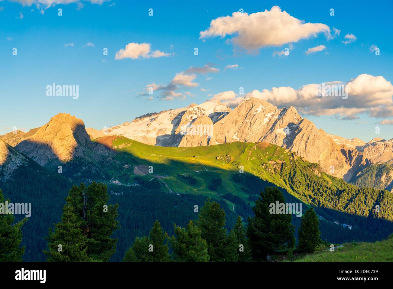 Wonderful landscape of Dolomite Alps during sunset. Dolomites, Italy ...