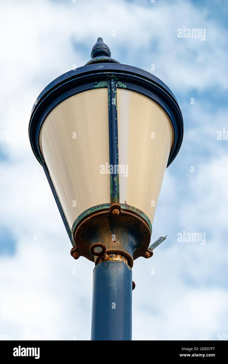 Street light post damaged hi-res stock photography and images - Alamy