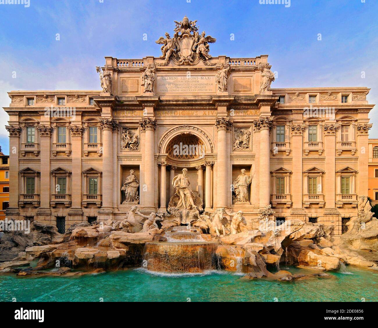Trevi fountain and square at night in rome hi-res stock photography and ...