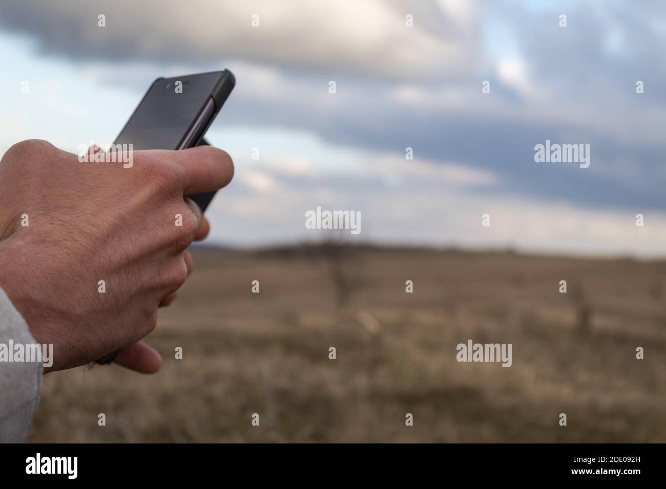 Cell human hand hi-res stock photography and images - Alamy